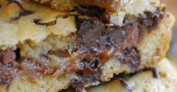 Deep Dish Chocolate Chip Caramel-Filled Cookies - Food Easy Father