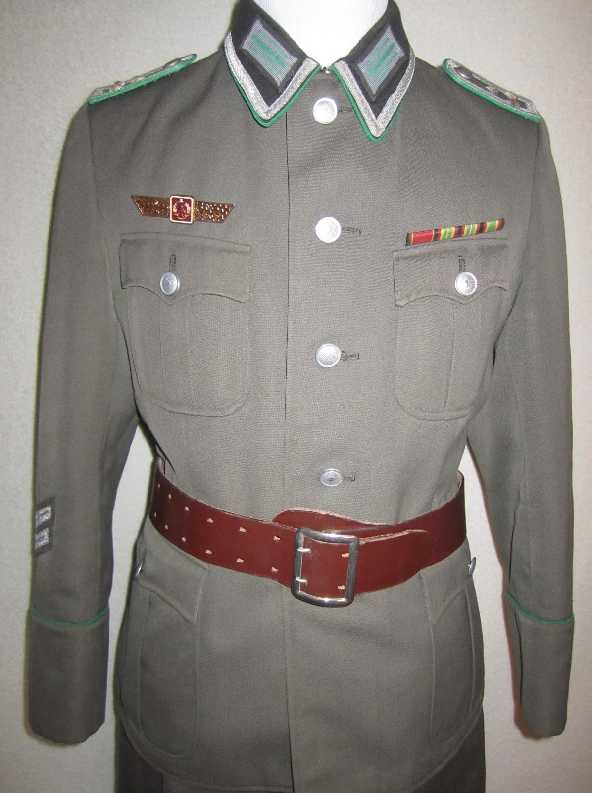Uniformen der DDR: GRENZTRUPPEN Dienstuniform Stabsfeldwebel 1965 - 75