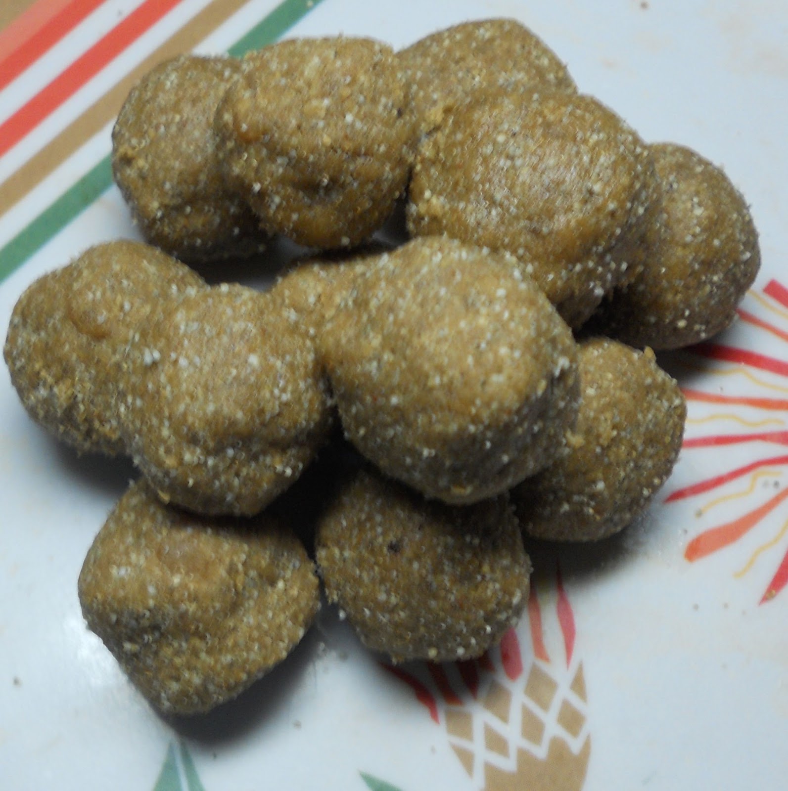 தலைவாழை விருந்து : கம்பு லட்டு அல்லது கம்பு இனிப்பு உருண்டை