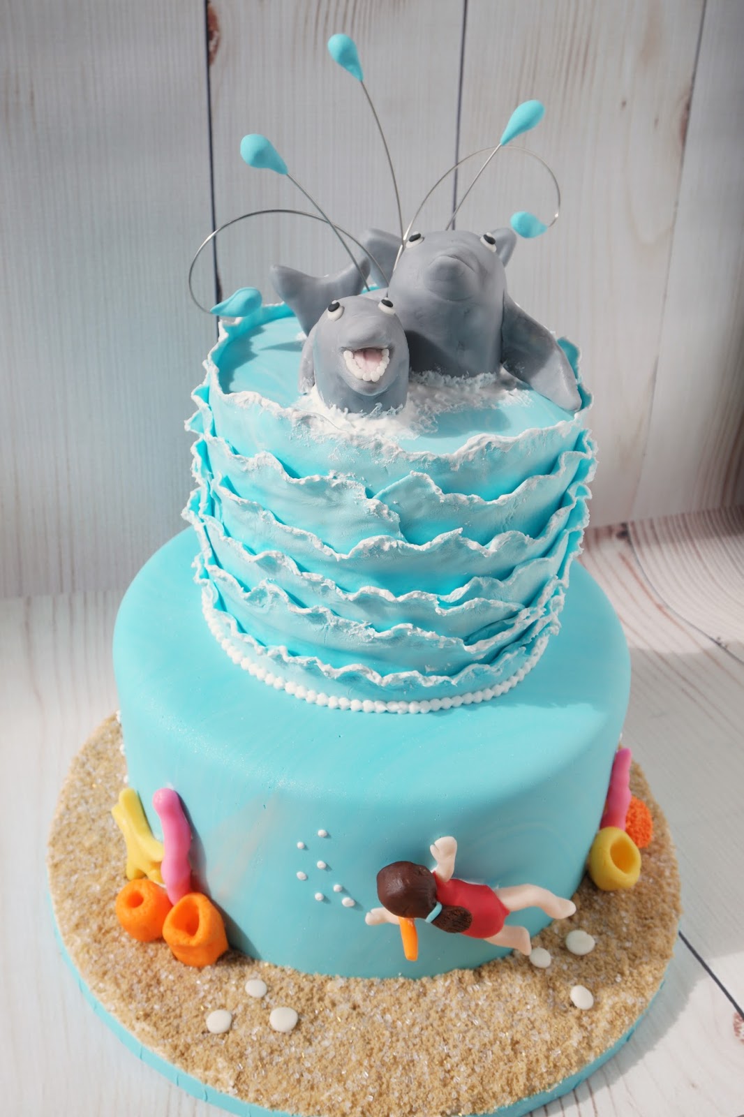 padicakes: A Dolphin Tail Cake