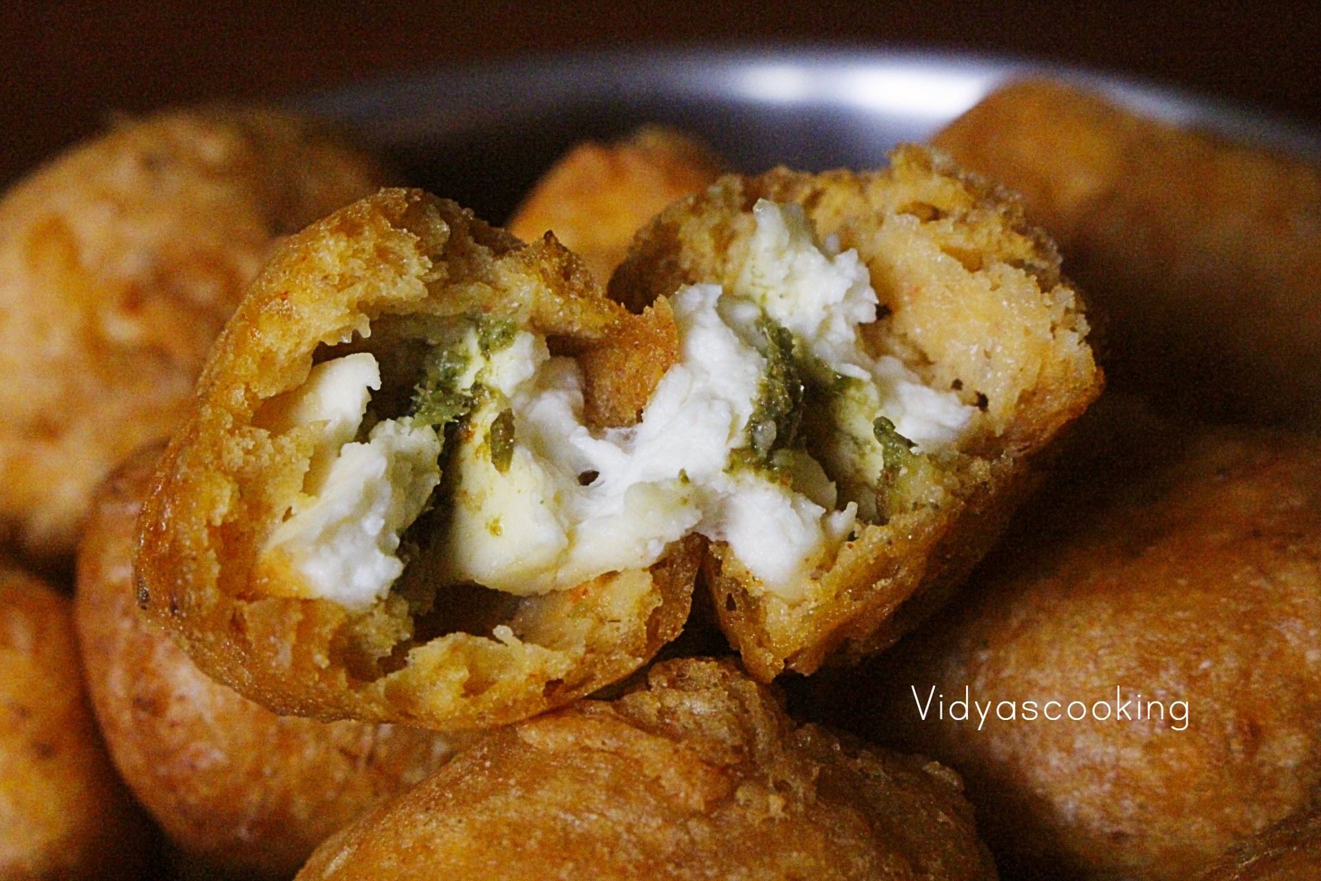 Paneer Pakoda Recipe