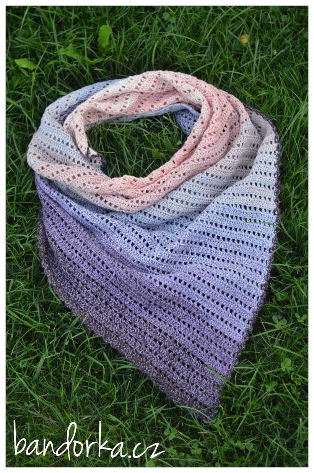 bandorka: Háčkovaný šátek "trochu jinak"