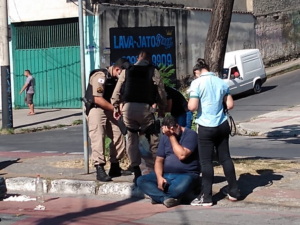 Policial Militar Mata Cachorro A Tiros Em Rua De Bh Era Um Membro Da