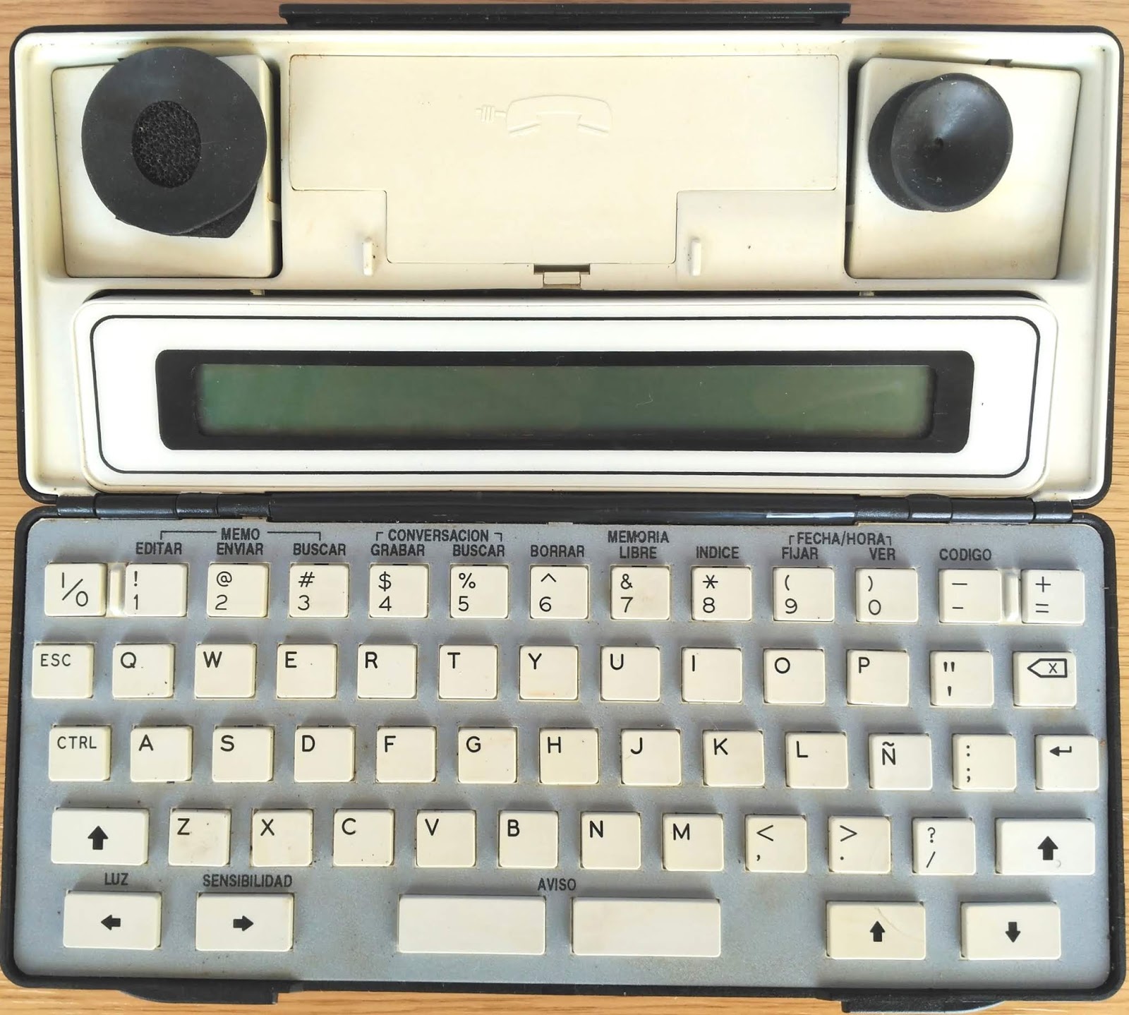 Retro Ordenadores Orty: Terminal TTY Ultratec Compact (Minitext by ...