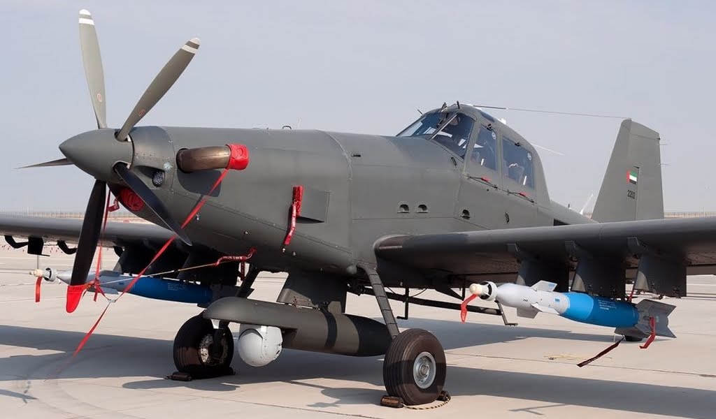 AVIÕES MILITARES: IOMAX Archangel, L3 AT-802L Longsword e LASA T-Bird