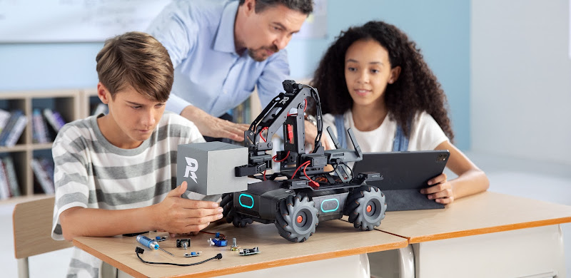 DJI presenta RoboMaster EP Core, robot didattico per l'insegnamento ...