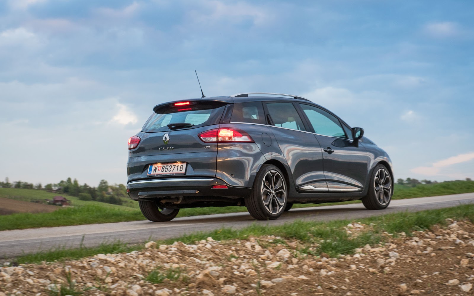 Renault Clio Grandtour dCi 90 EDC INTENS: Zwerg mit Rucksack! – autofilou