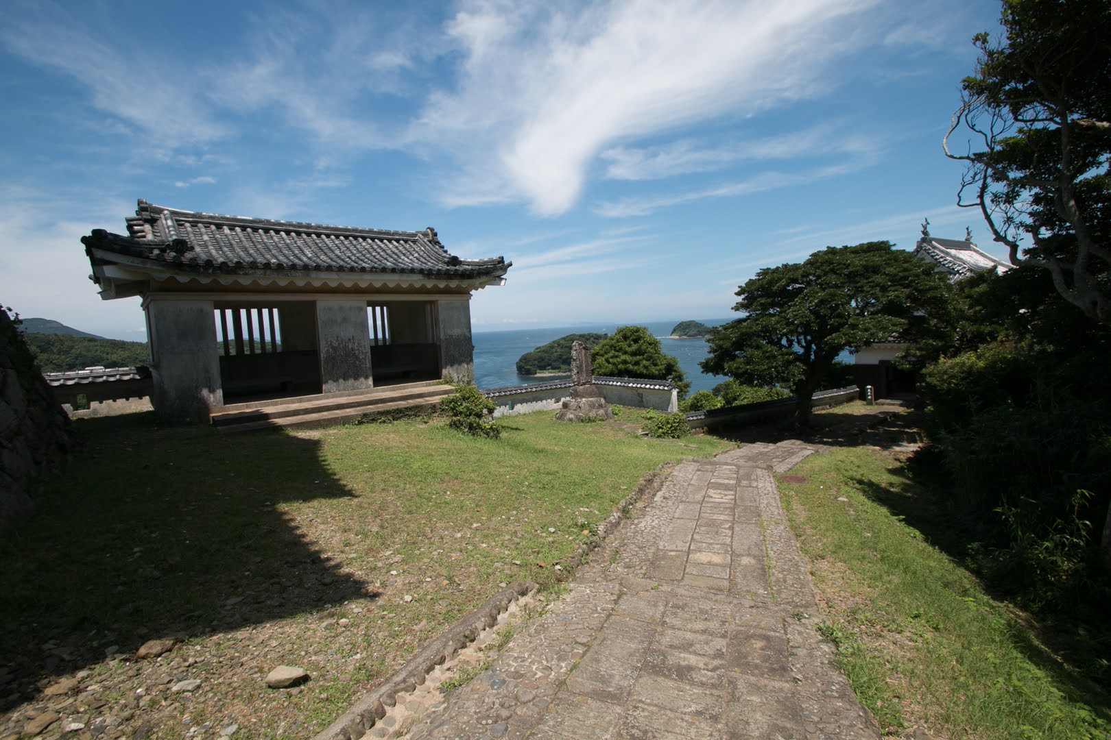 Hirado Castle -Castle of communication and isolation- | Ken's Storage ...