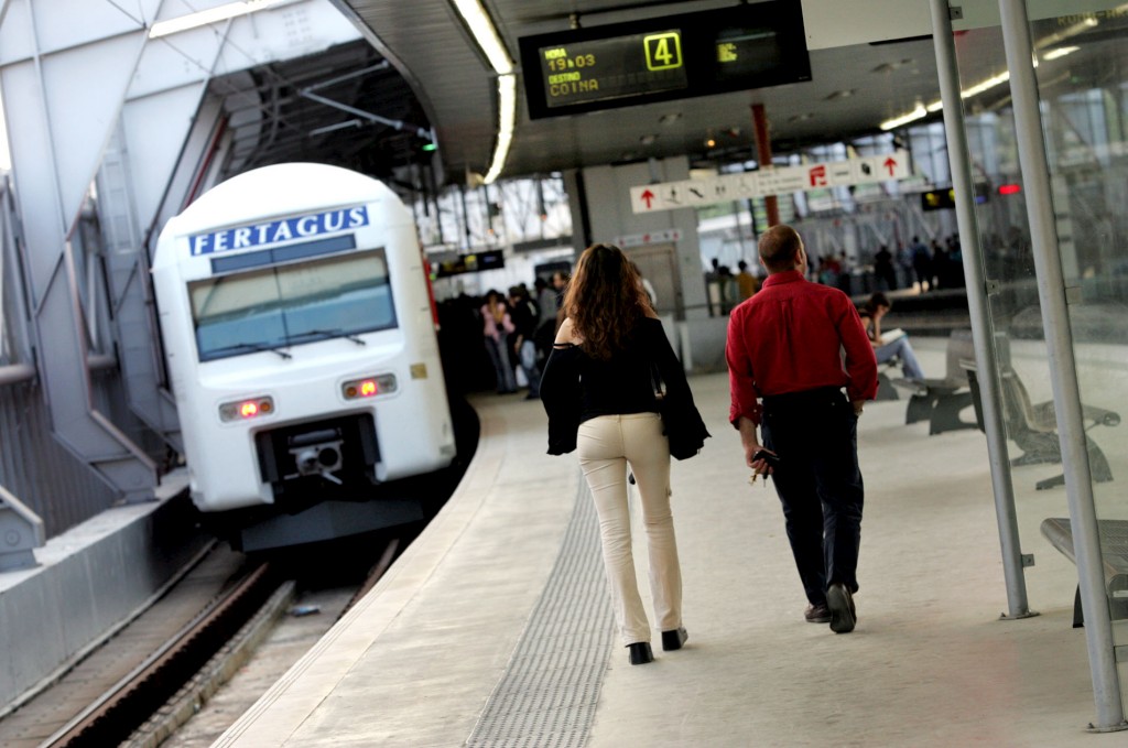 Comboio da ponte há 20 anos a ligar Setúbal à capital
