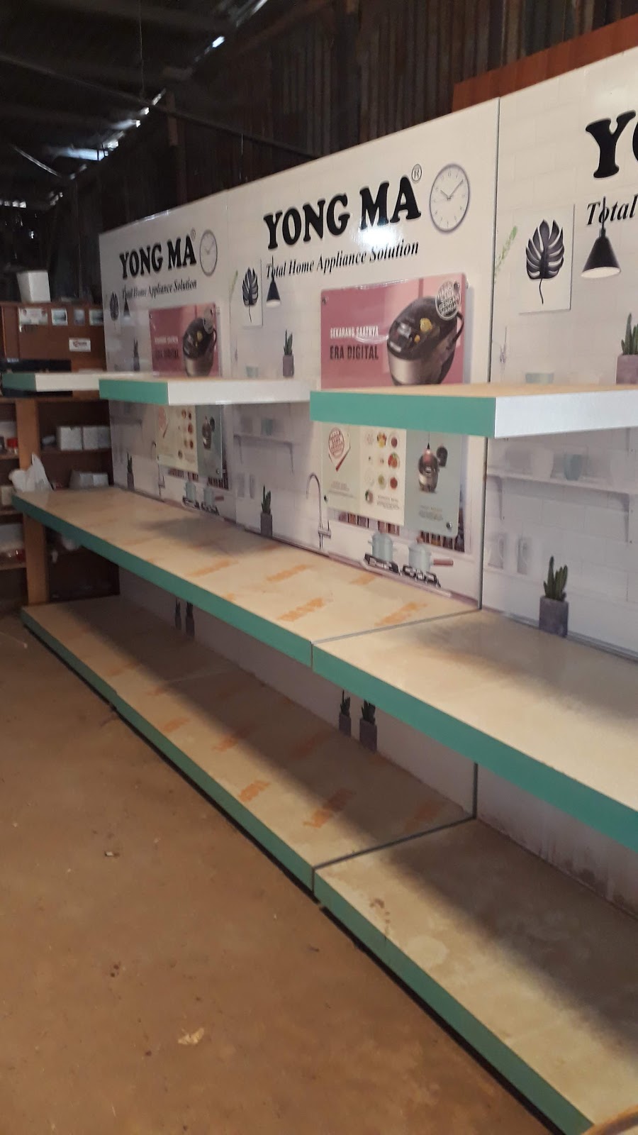 RAK DISPLAY PAJANGAN DISTRO | Dzahra Furniture