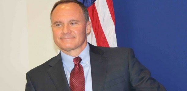 FALADEPAPAGAIO : Diplomacia: Michael Raynor é novo embaixador dos EUA ...