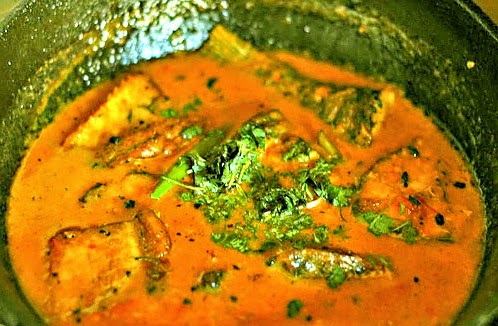 How to make Macher Jhol Indian Food Recipe | Recipes Tab