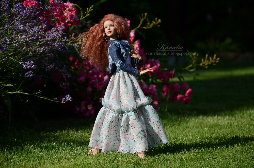 Kamelia: Roztańczona Peggy | Dancing Peggy