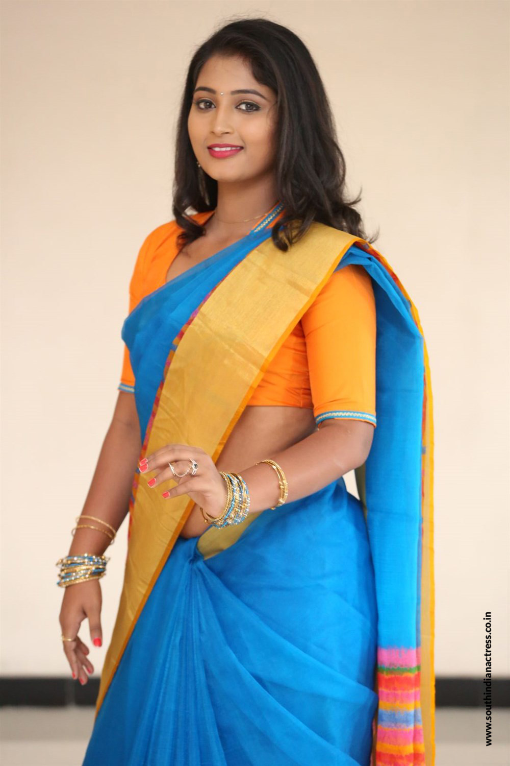 Teja Reddy hot navel show in saree stills - South Indian Actress