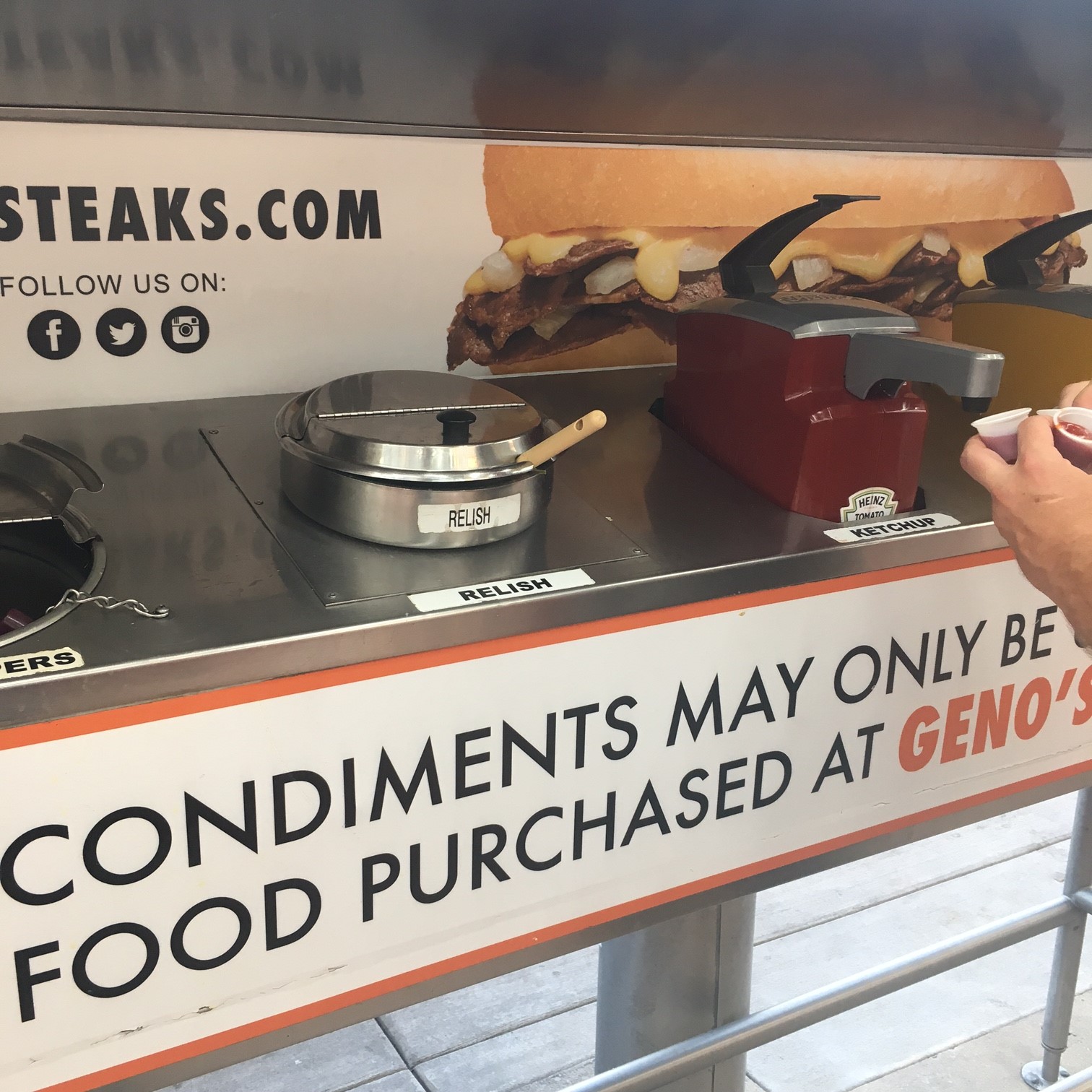 The Food Seeker: GENO'S STEAKS (PHILADELPHIA, PA)