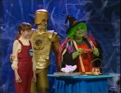 Bib Overalls Film Blog: Update 5: Emu’s All Live Pink Windmill Show