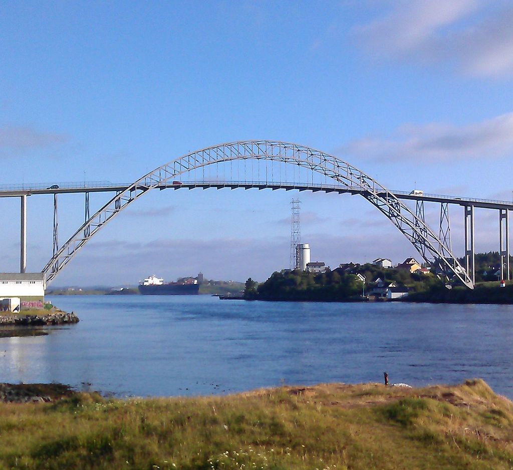 Historiske Glimt fra Skudenes: Hyllest til Karmsund bru