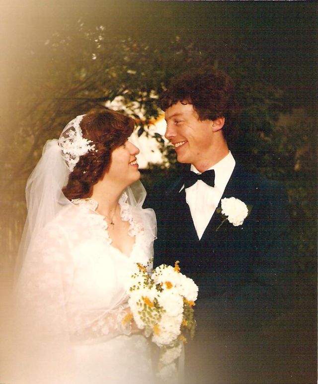 50 Beautiful Wedding Snaps of Couples From the 1980s ~ Vintage Everyday