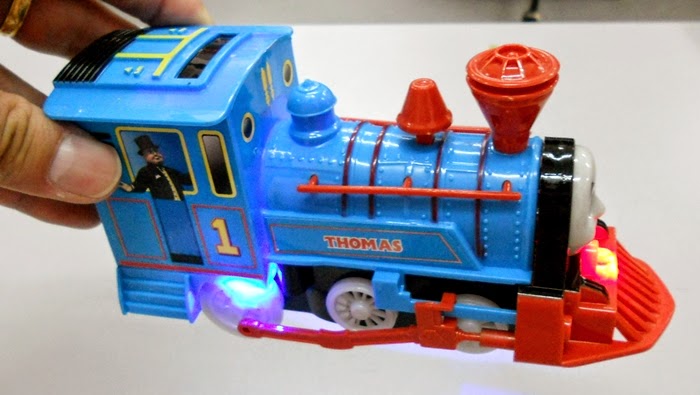 BongBongIdea: THOMAS AND FRIENDS TRAIN BUMP N GO ACTION WITH SOUND AND ...