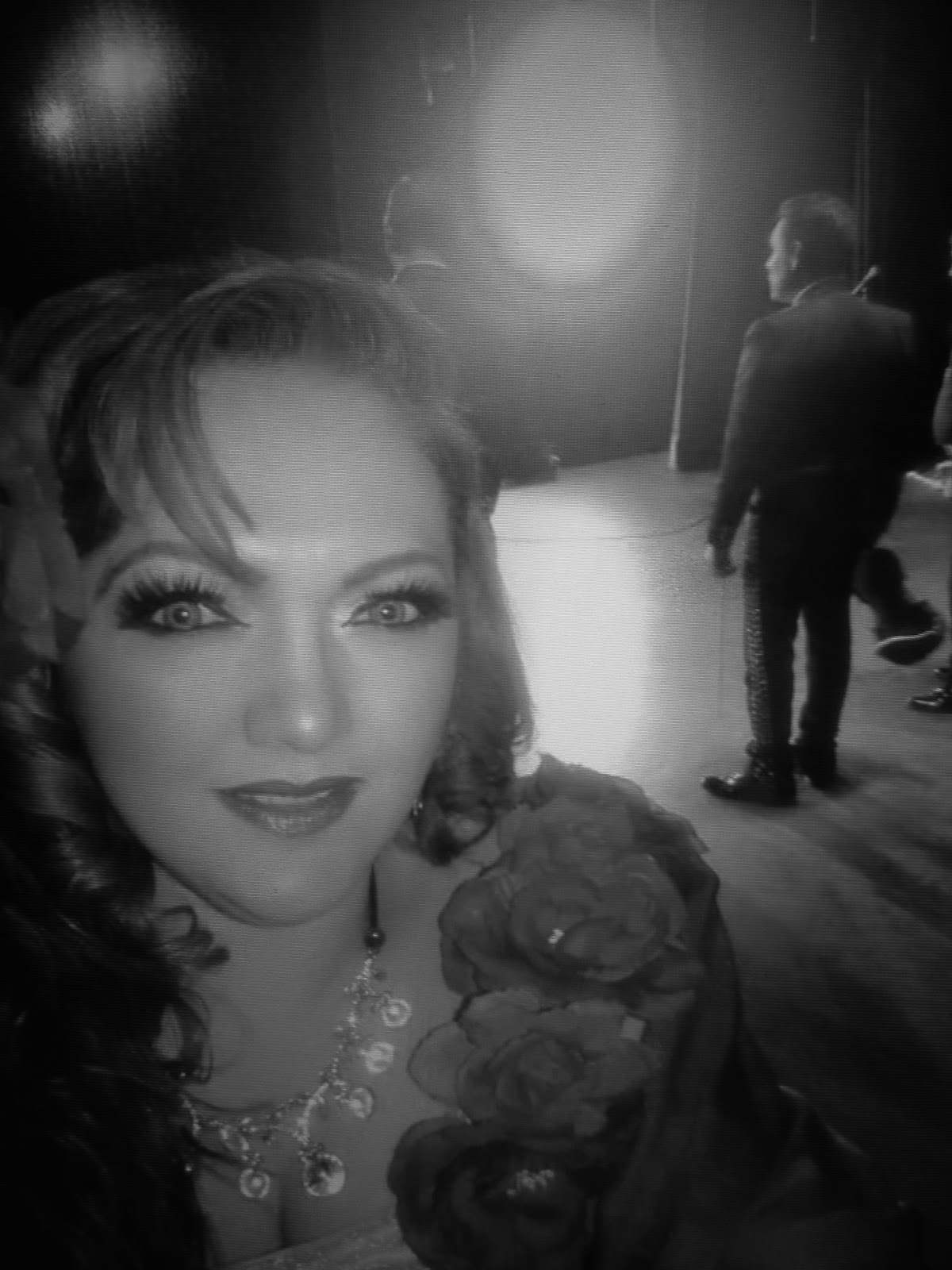 ZONA DE FAMOSOS: LUZ RAMIREZ EN LA NOCHE DE LA AMISTAD Y EL MARIACHI