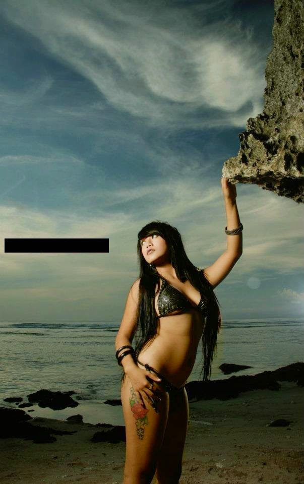 Foto Sesion Cewek SMA Yang Berakhir Bugil - Tante Girang