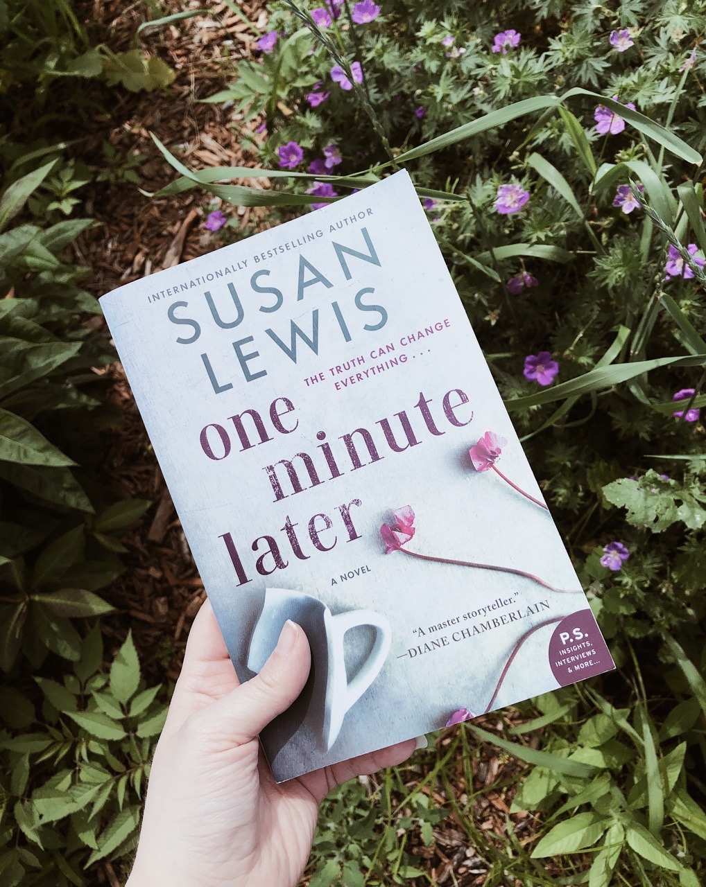 Blog + Instagram Tour: One Minute Later by Susan Lewis - Booked J | in ...