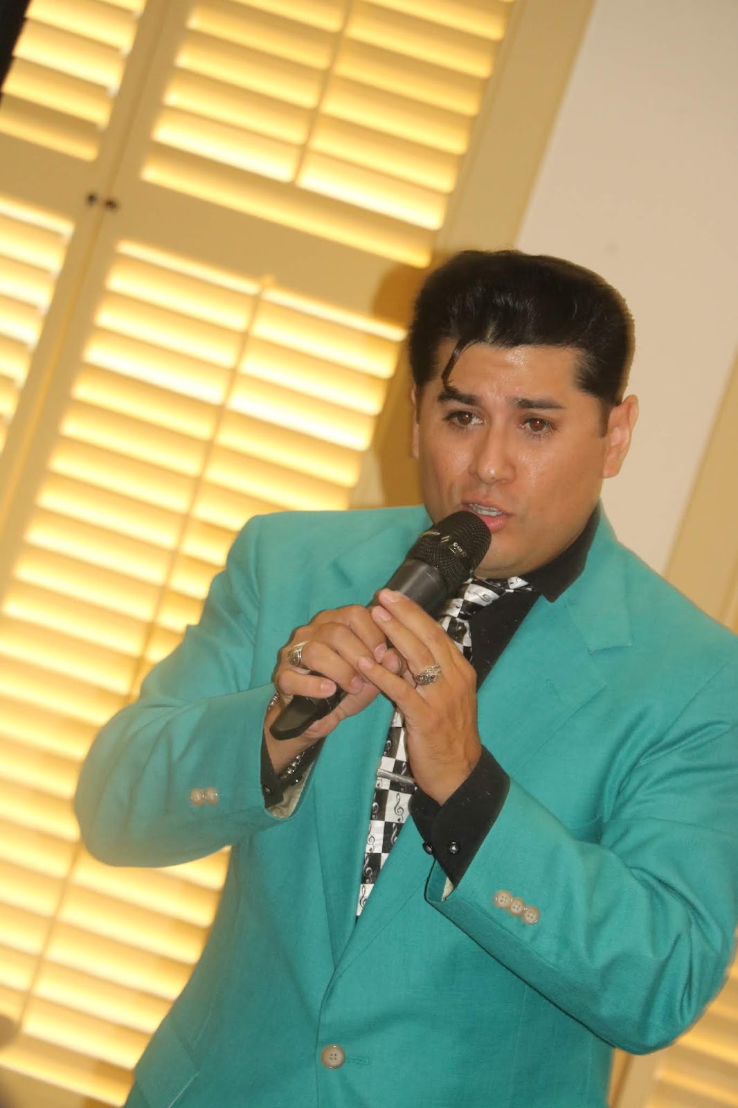 Walker Report - Shedding Light on Bexar County: Singer Gary Garcia ...