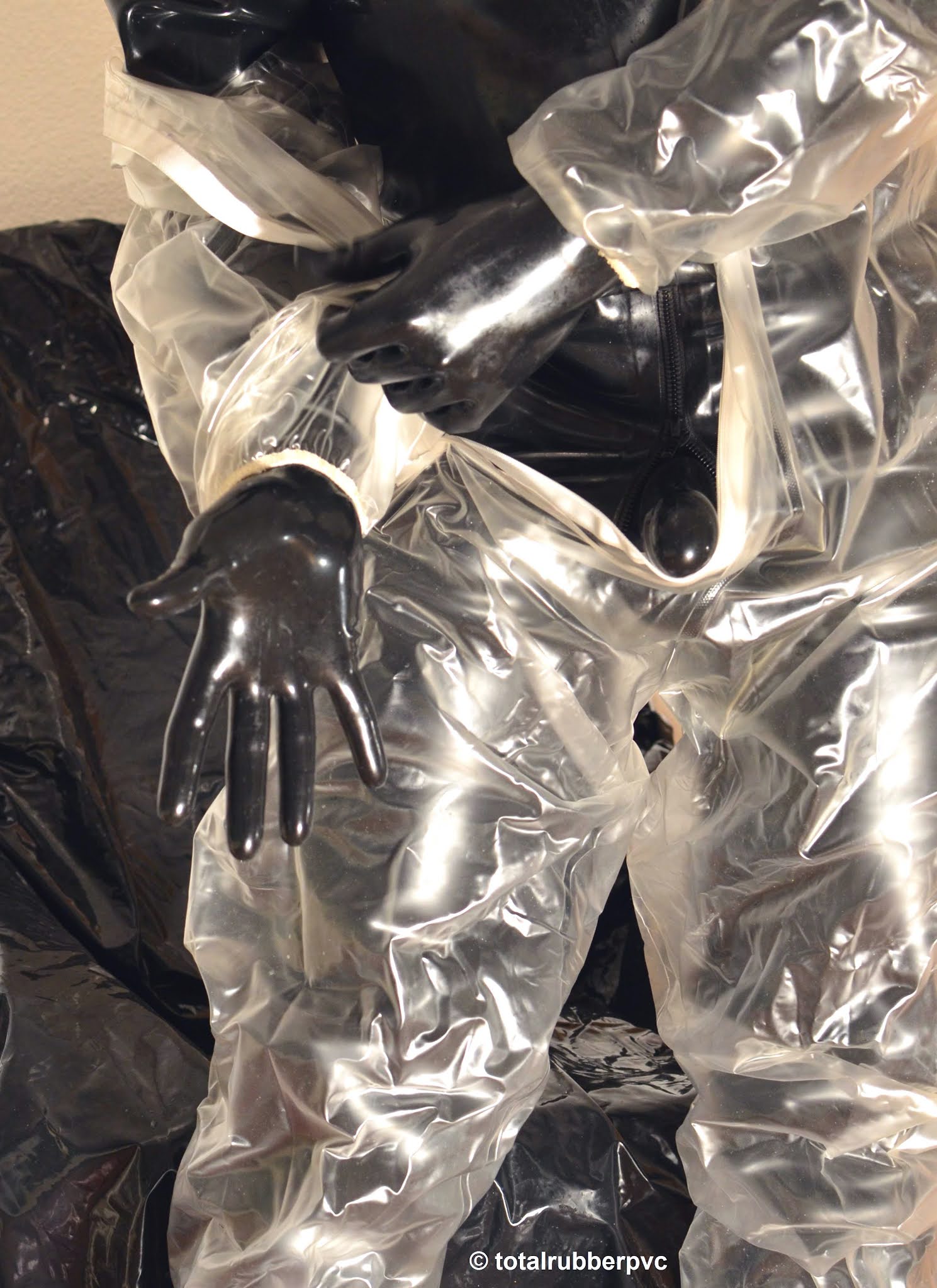 NEW GALLERY : BLACK FULLRUBBER + TRANSPARENT PVC HAZMAT SUIT