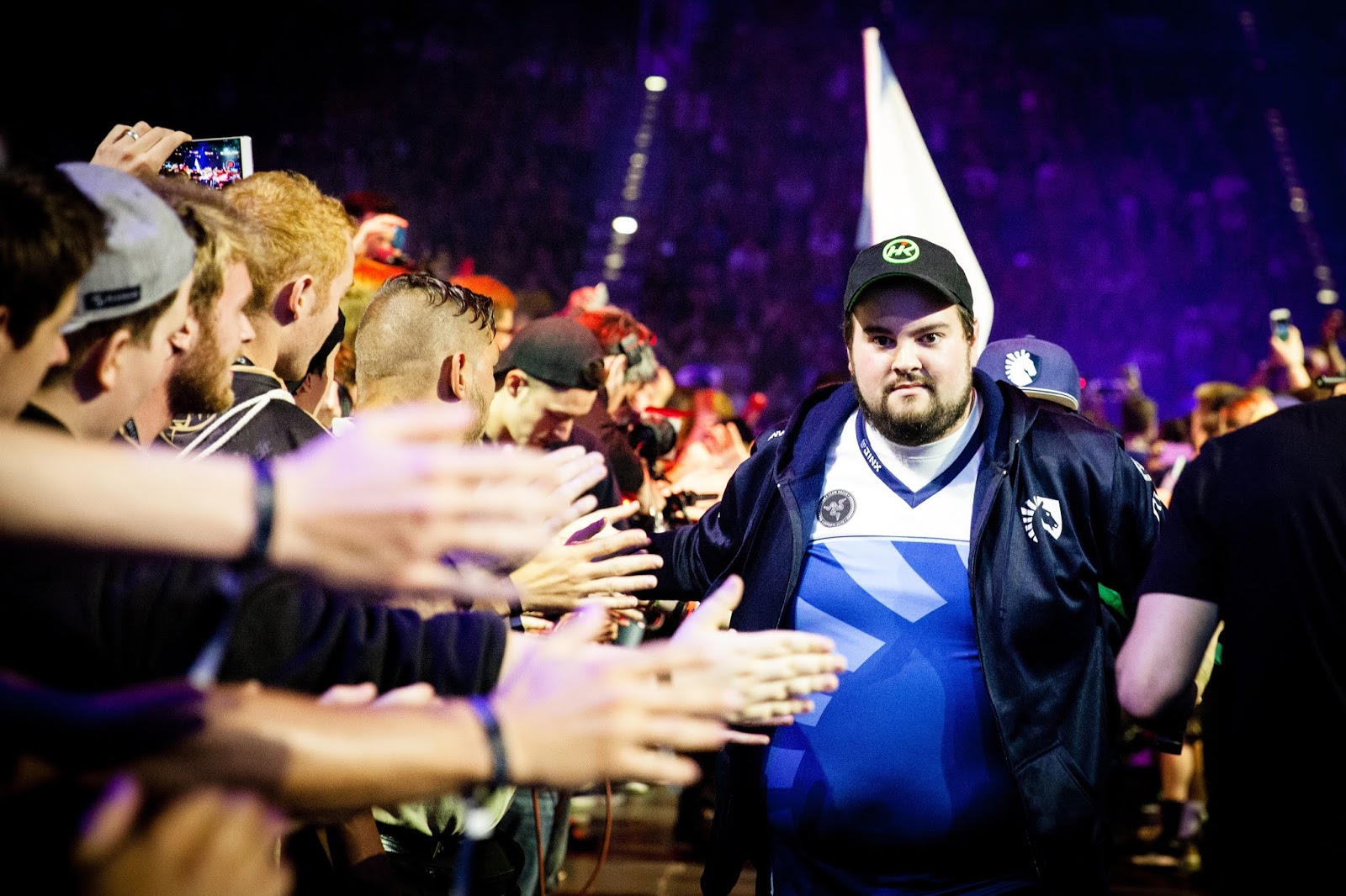 HikoがCS:GOの競技シーンより引退しVALORANTへ転向、「100 Thieves」VALORANT部門の1人目のメンバーとして契約 ...