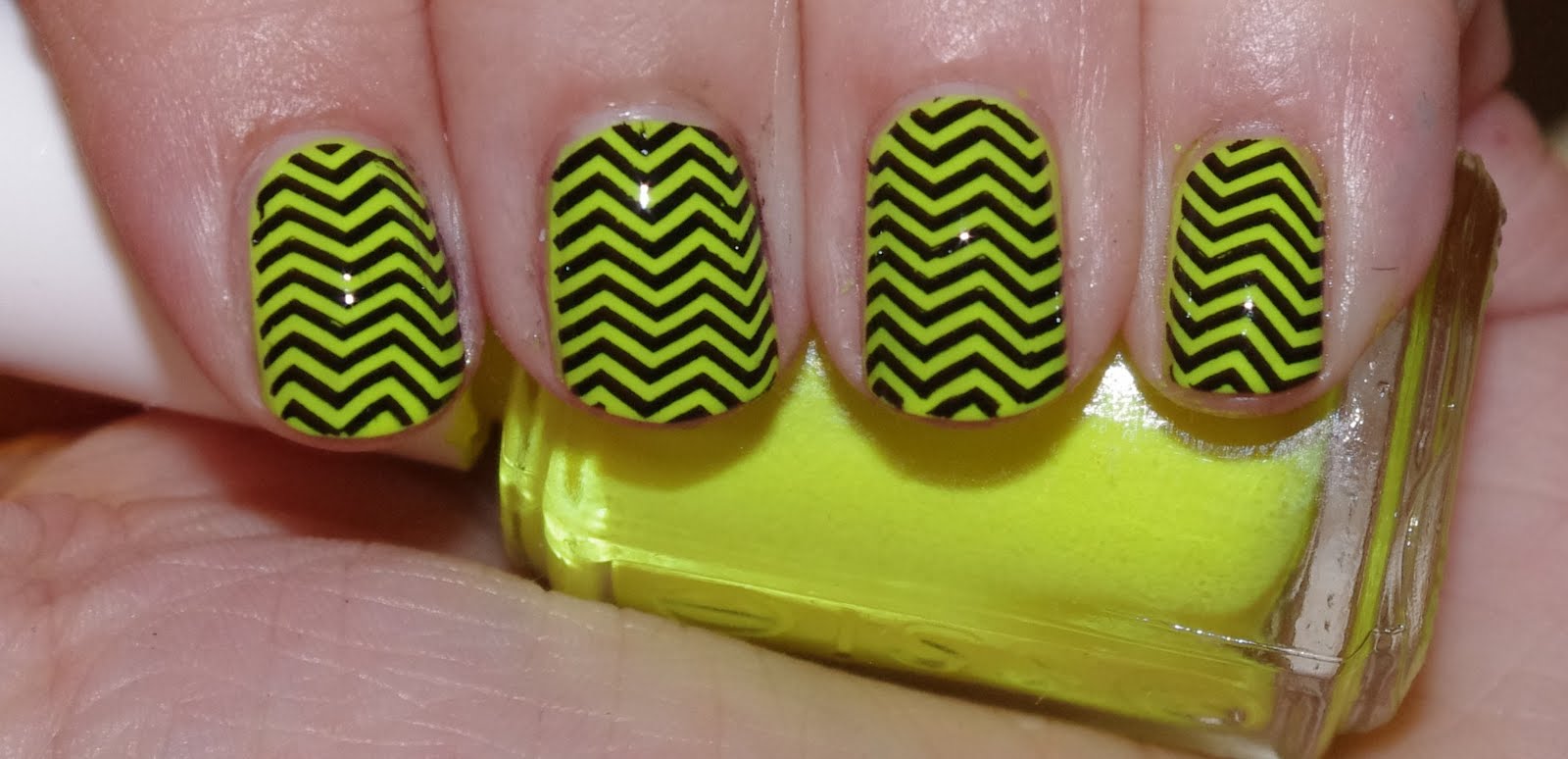 My little world of polish by Lily Nail: Essie funky limelight and ...