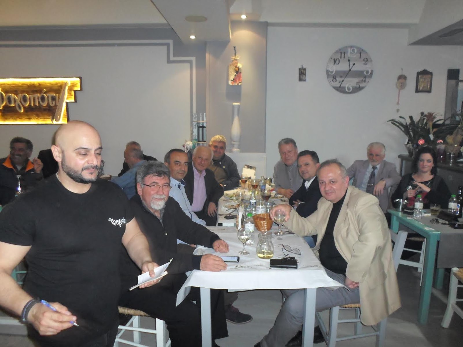 ΛΕΥΤΕΡΙΑ: ΚΑΤΕΡΙΝΗ: Ο ΚΩΣΤΑΣ ΚΑΡΑΠΑΝΑΓΙΩΤΙΔΗΣ ΜΕ ΤΗΝ ΠΑΡΕΑ ΤΟΥ (ΦΩΤΟ ...