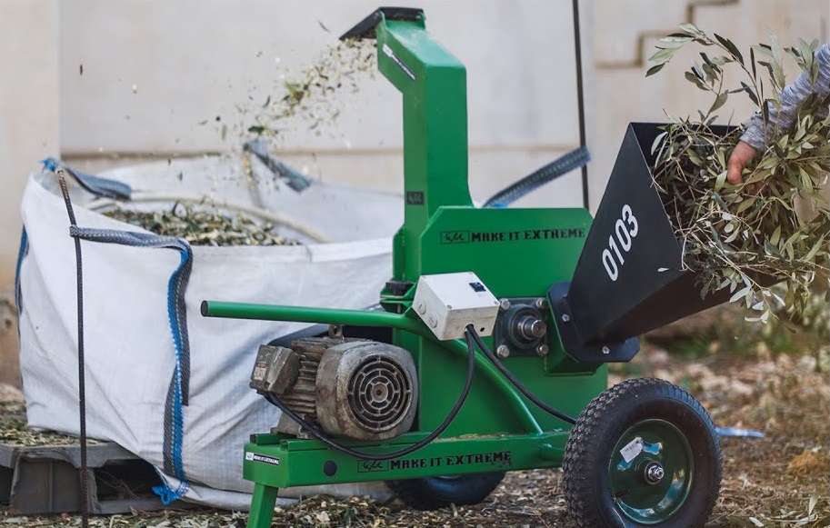 آلات فرم مخلفات الأشجار Mini Tree waste shredder (Wood chippers)