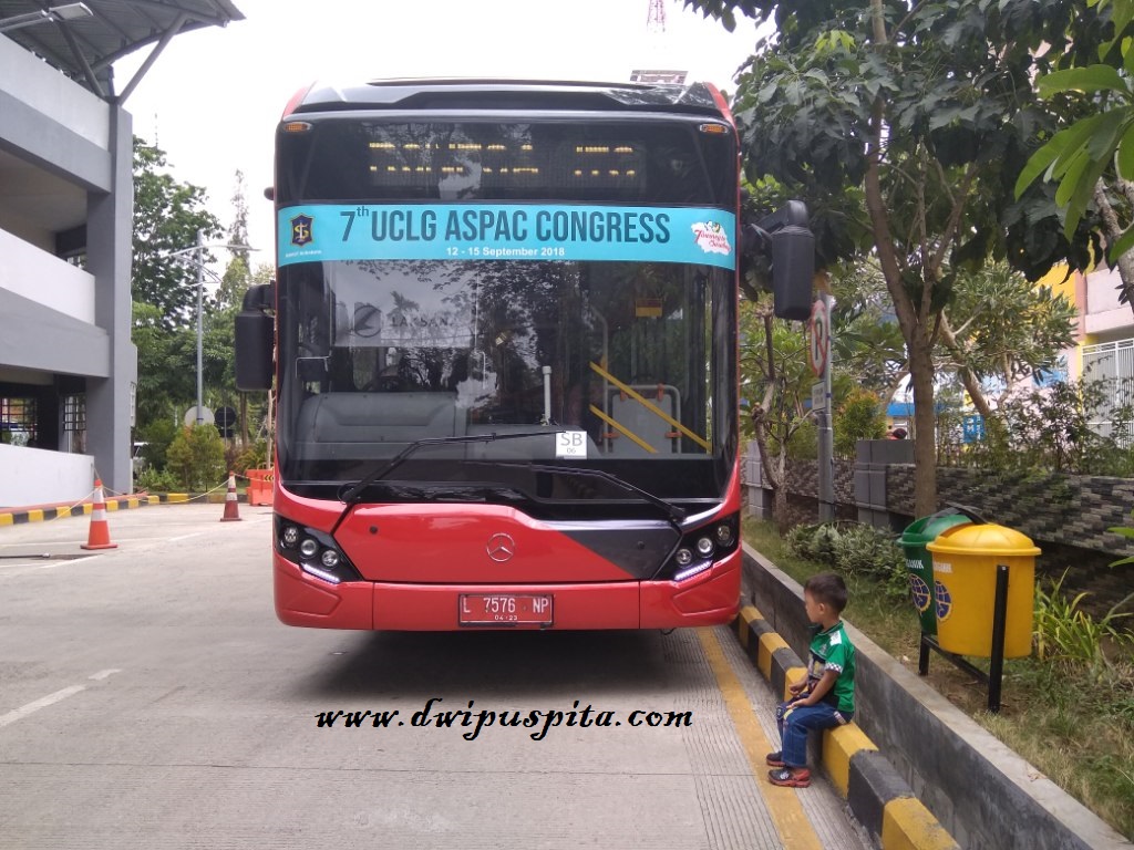 Suroboyo Bus Transportasi Masa Kini Warga Surabaya | Dwi Puspita ...