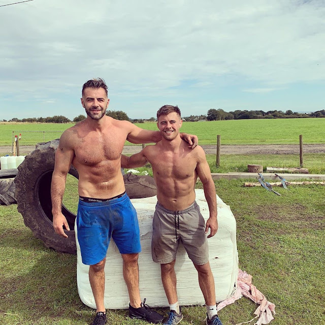 Hollyoaks : David Tag Shirtless workout