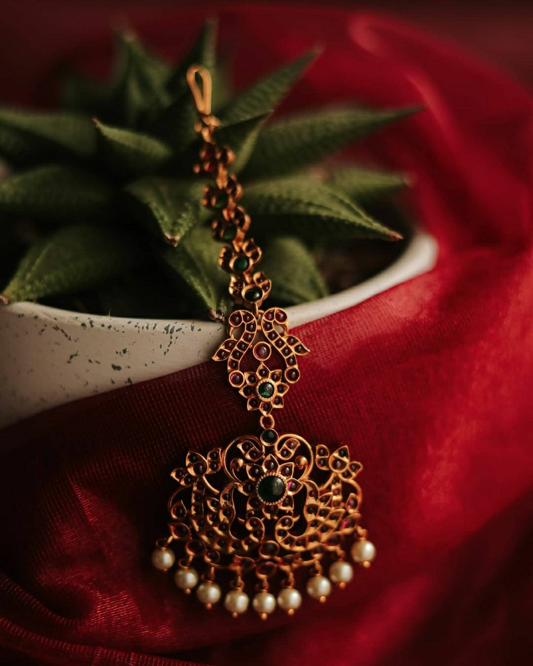 Golden maang tikka designs