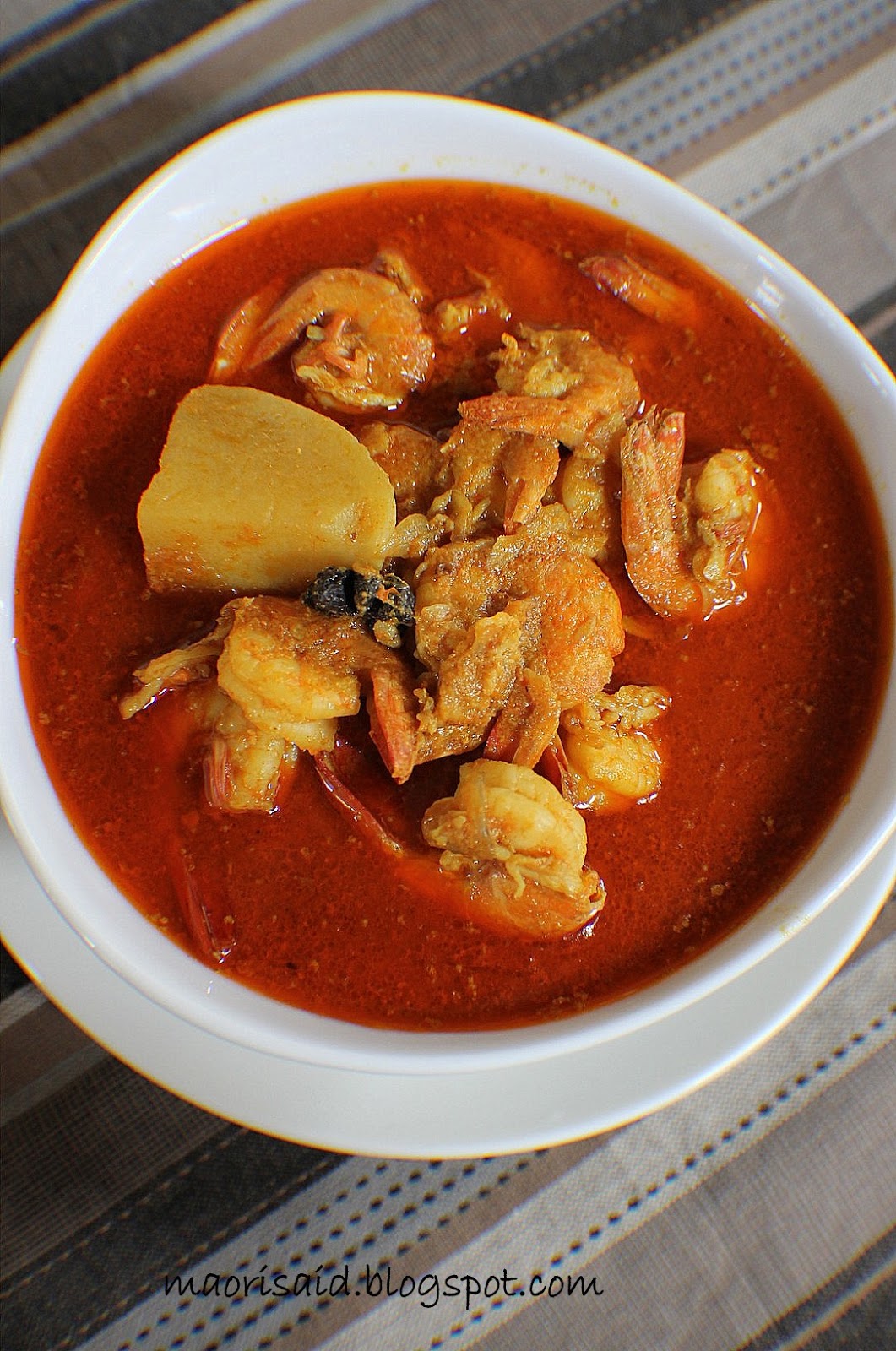 Mori's Kitchen: Kari Udang dengan kentang dan Sambal belacan limau kasturi Mori's Kitchen: Kari Udang dengan kentang dan Sambal belacan limau kasturi