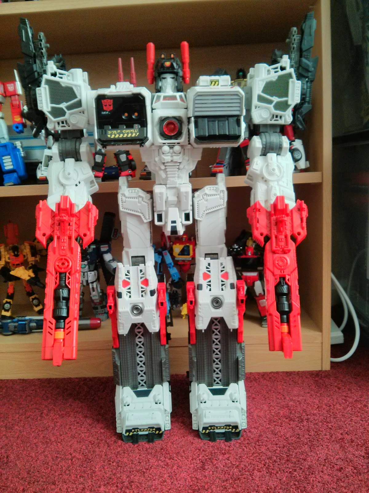 Toybox Soapbox: X2 Toys XT004 Interception Metroplex Gun Review