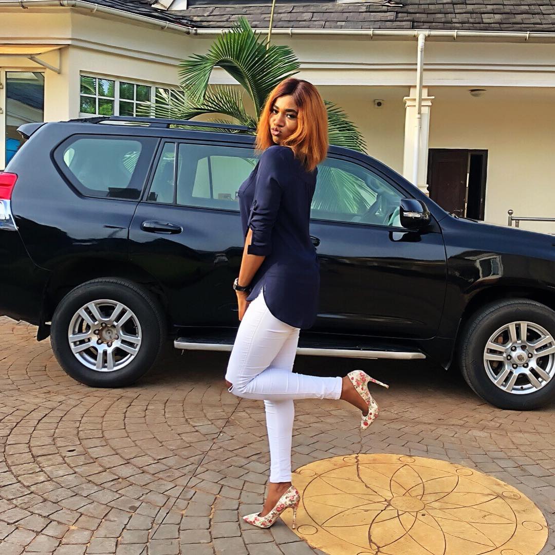 Sex-For-Role - Nichole Banna The Virgin Mary: Nichole Banna revealed to ...