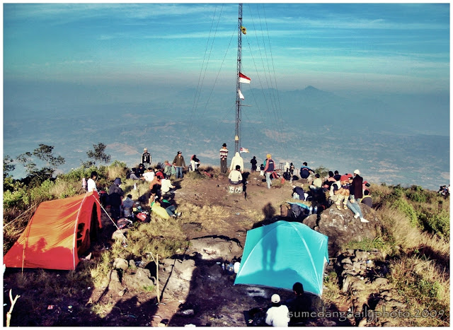 √ Tampomas Mountain Overview - Tampomas 1684 mdpl