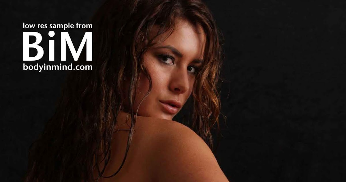 votemodel: sexy model Kelly Hall