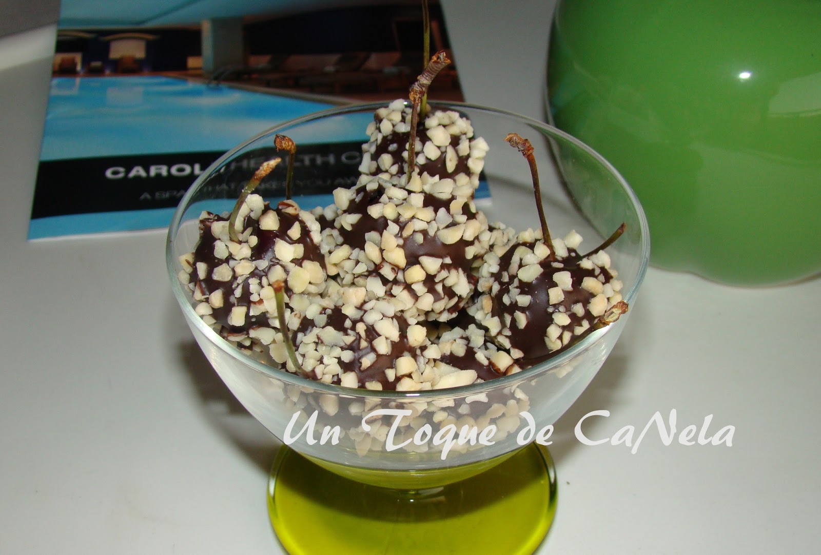 Un Toque de CaNela: BOMBÓN CEREZA