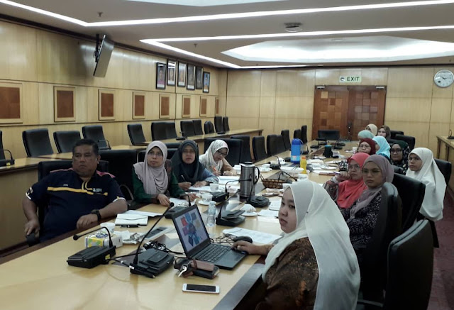 Lawatan Penanda Arasan ke UIAM - Perpustakaan UiTM