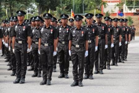 Pemakaian Pingat Perkhidmatan Am Peserta KSAPP Siri 2/2013