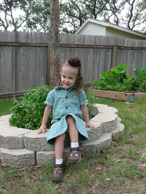 Amanda's Adventures in Sewing: Simplicity 2907 - Aqua lace toddler dress