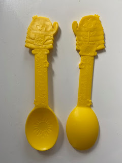 Fro-Yo Girl Speaks: Menchie’s New Spring Froyo Spoon