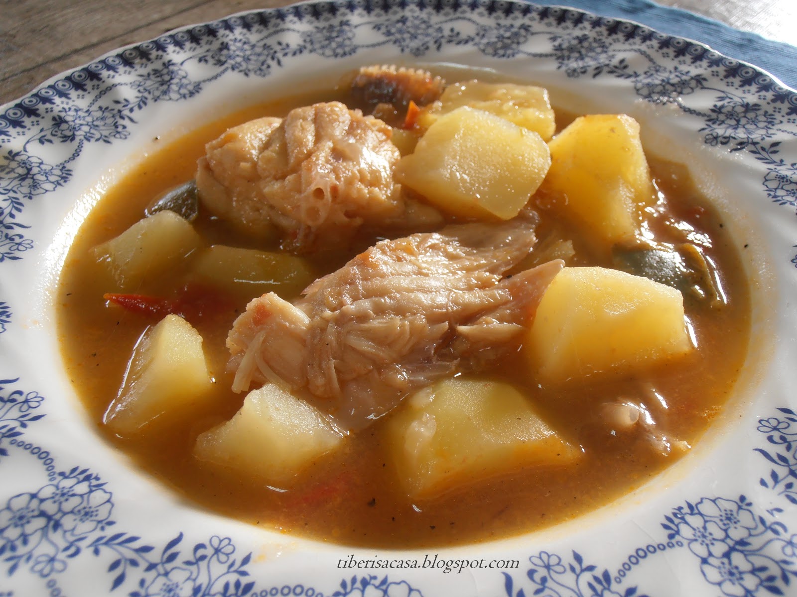 TIBERIS : ~ Panadera de ratjada ~ Guiso de patatas con raya