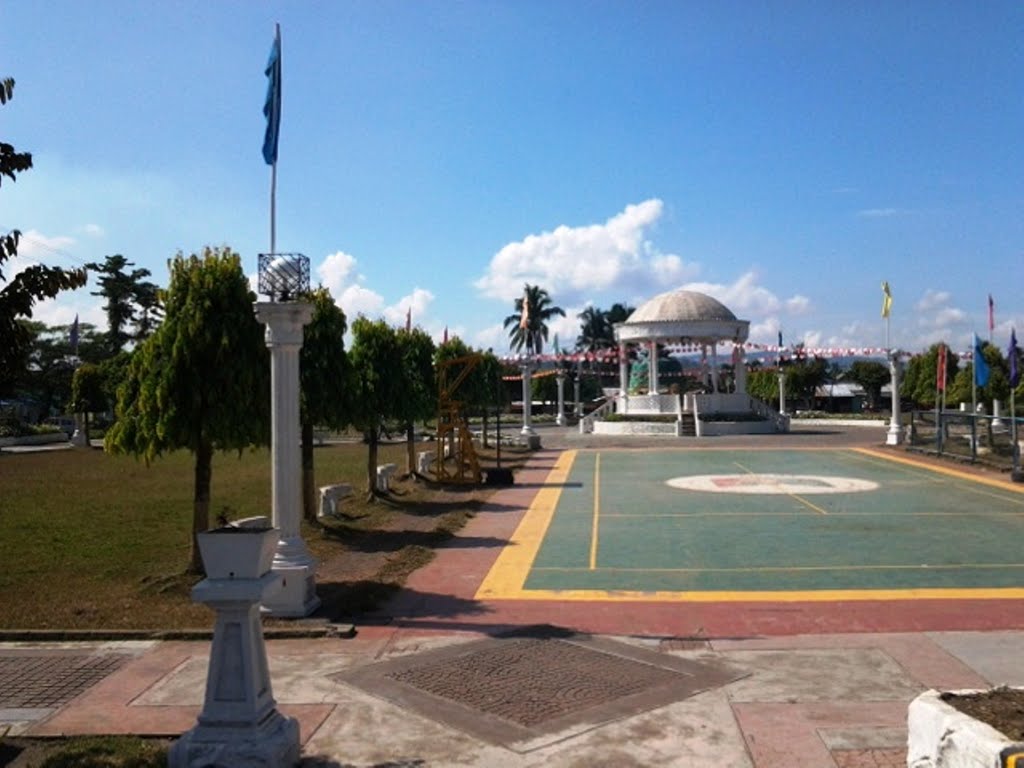 Ocean Breeze: Iloilo City And Province Plazas, Town Squares and Public ...