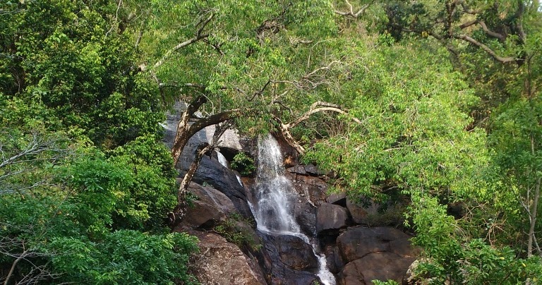 Tamilnadu Tourism: Ulakkai Aruvi Falls, Azhagiapandipuram, Kanyakumari