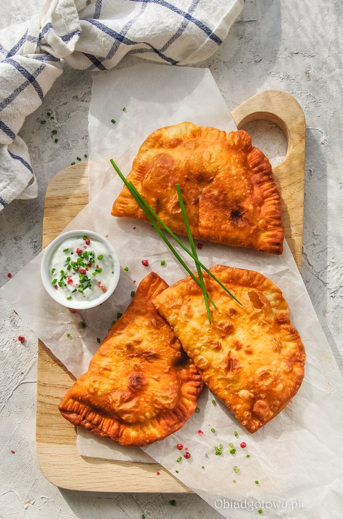 Obiad gotowy!: Czebureki z warzywami i serem