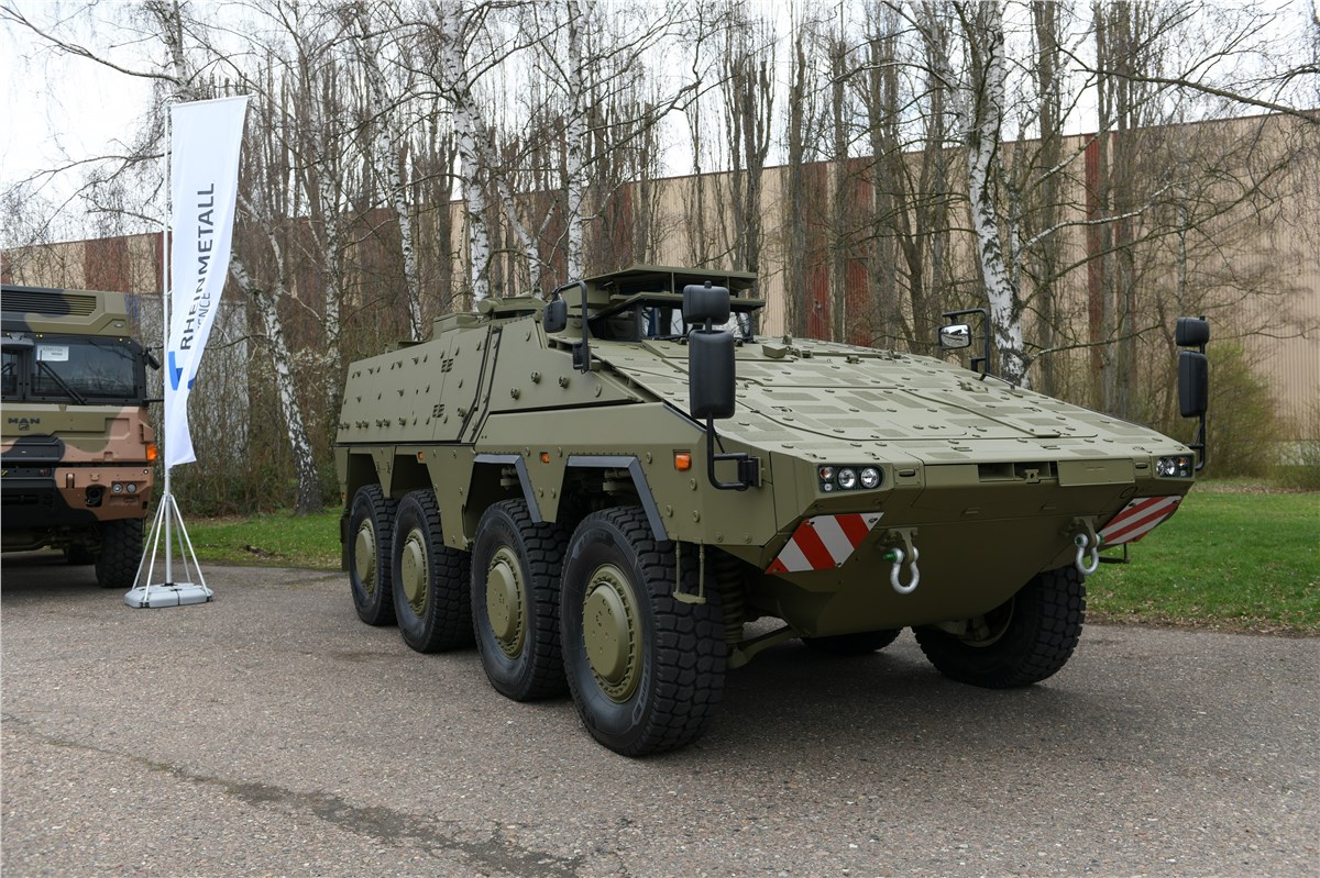 DEFENSE STUDIES: Australia Inspects First Boxer